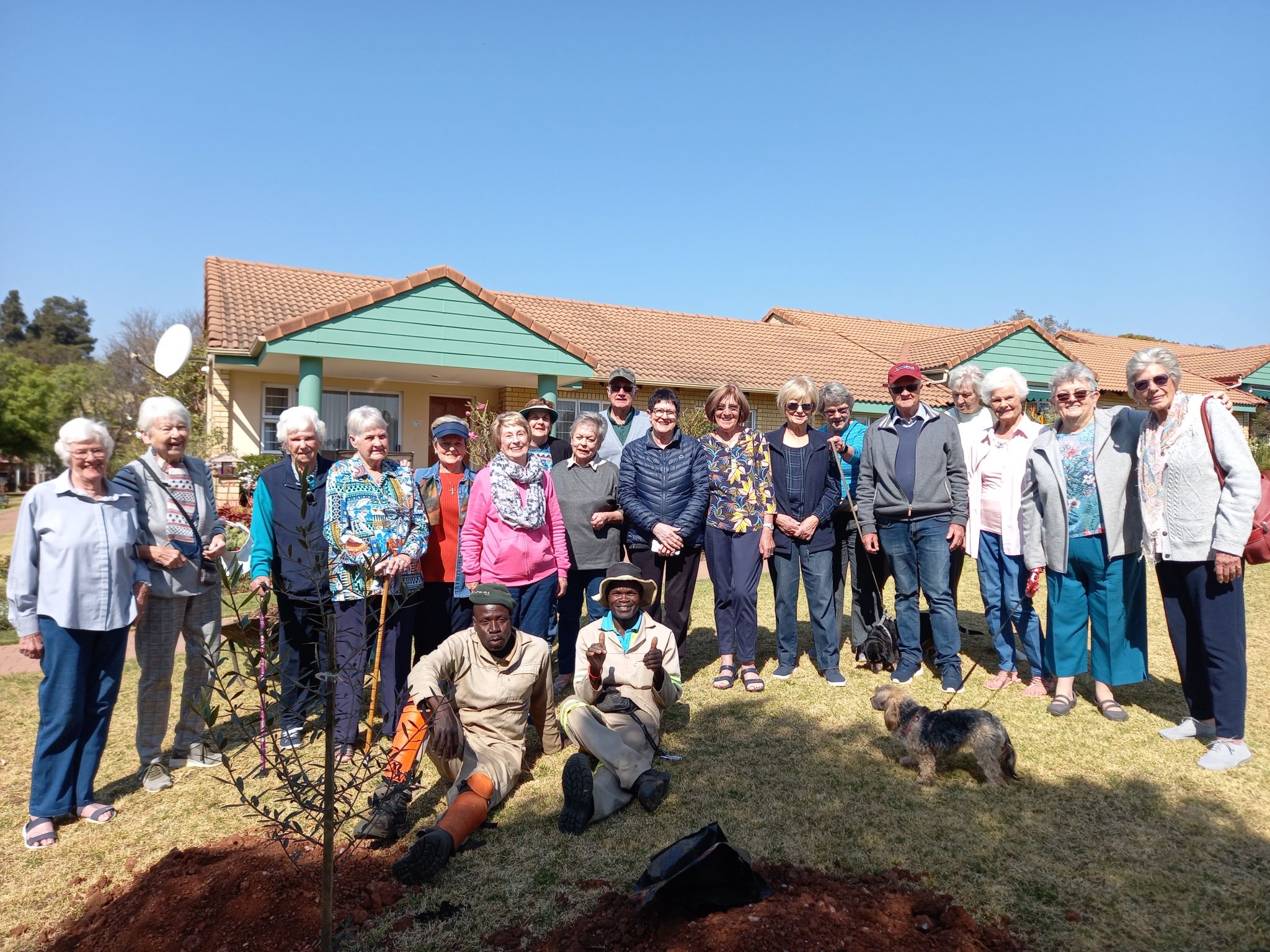 Thornhill Manor welcomes spring in style – Rand Aid Association