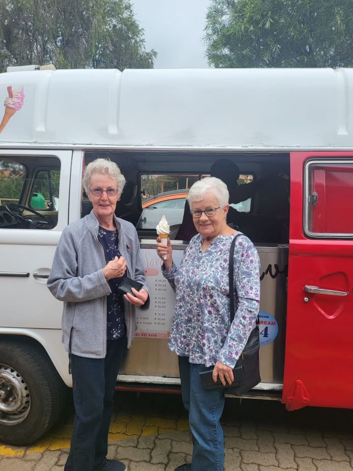 Ice cream van a delight at Tarentaal morning market – Rand Aid Association
