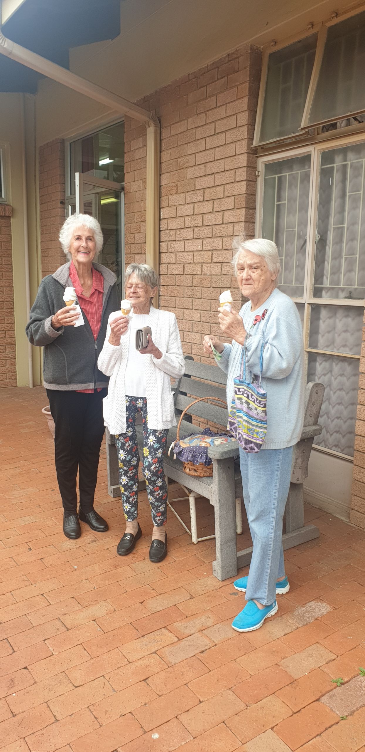 Ice cream van a delight at Tarentaal morning market – Rand Aid Association