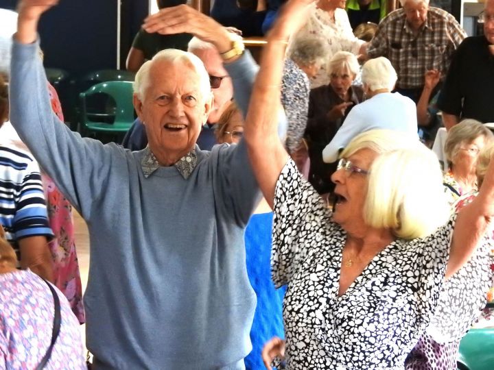 Outpouring of appreciation for retiring Thornhill Manor receptionist ...