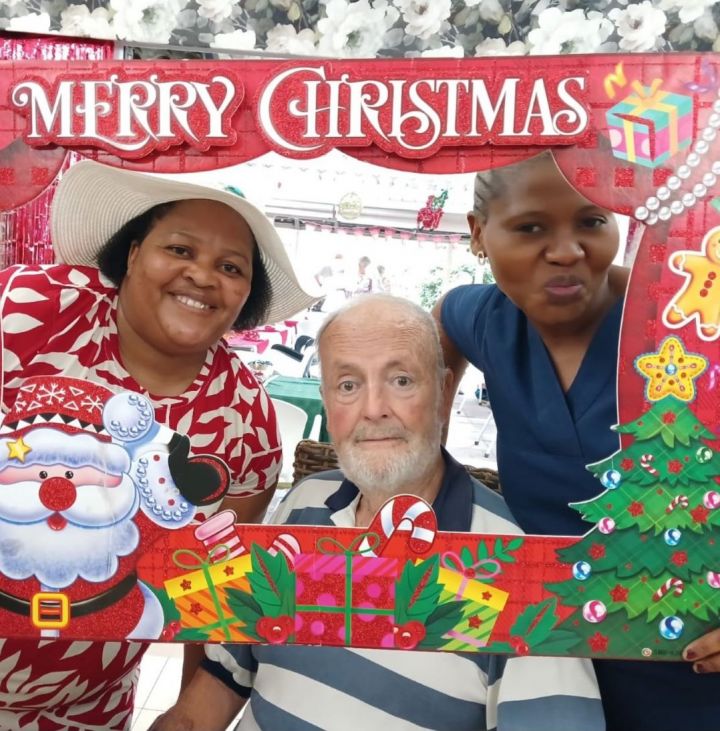 All things jolly at Elphino’s – Rand Aid Association